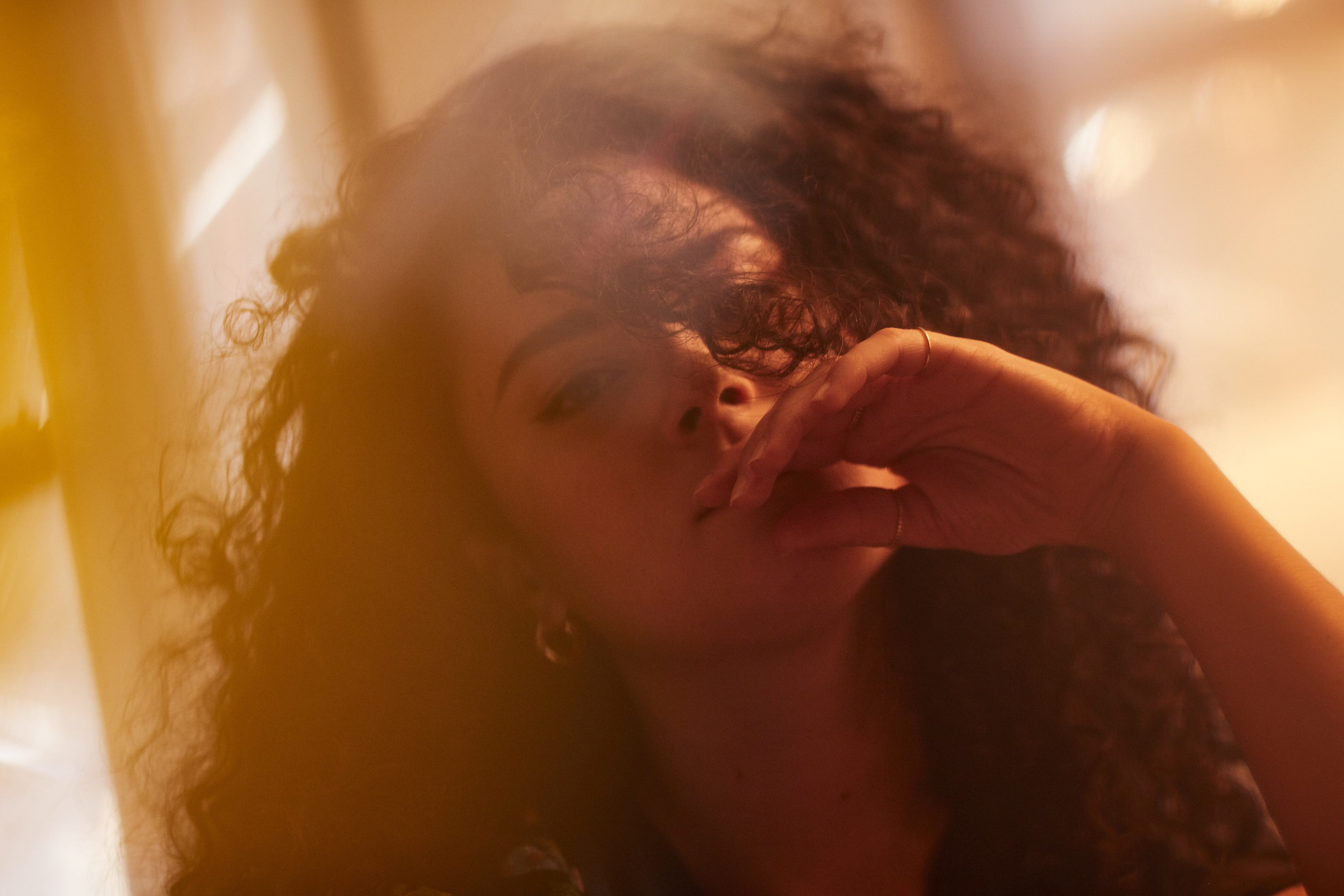 Single Review: Kate Gratson – Next to Me – Indie Light